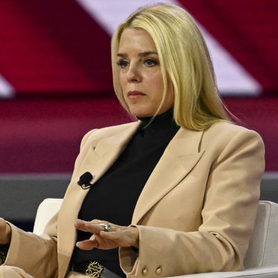 Pam Bondi Education, Controversy, Age, Religion, children, Wiki & Net Worth