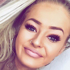 Amber Knight's Instagram, Twitter & Facebook on IDCrawl