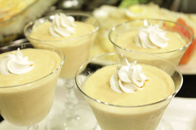 Mango Fool Recipe By Shireen Anwar - Cook with Hamariweb.com