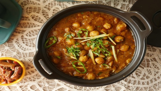 Chikar Cholay Recipe In Urdu - Cook with Hamariweb.com